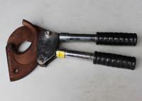 China Light Weight Gear Type Cable Cutter Manual Operated in High Efficiency for sale