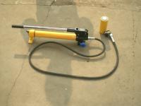 China Manual pump CP-700 max pressure 70Mpa 0.94L oil Volume 1.5m hose for sale
