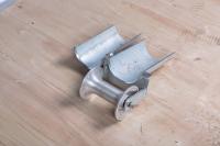 China Robust Steel Cable Entry Bellmouth Roller with 1-Year Warranty and 4.3kg Weight for Easy Wire Feeding for sale