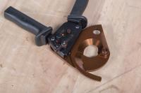 China Heavy-Duty Ratcheting Cable Cutter with High-Strength Steel Blade for Copper and Aluminum Wires for sale