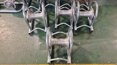 China 10KN Rated Load Zinc-Coated Steel Cable Roller with Bridge-Type Design for Smooth Power Line Installation for sale