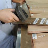 China Fleeced Back Natural Mahogany Wood Veneer 0.5mm Special Crotch For Hotel Decoration for sale