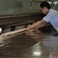 China AAA Grade Teak Wood Veneer Contrast Black Line Straight Grain For Fancy Plywood for sale