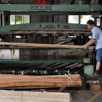 China Natural Ash Wood Veneer Flat Cut Crown Grain For Cabinet Face for sale