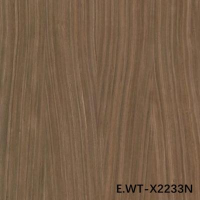China High-End Engineered Wood Veneer European Walnut E.WT-X2233N Quarter Cut Straight Grain 0.6mm For Car Interior OEM for sale