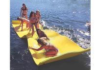 China 18x6 ft 3 Layer XPE Floating Water Mat for Lake Pool Boating 550kg Capacity for sale