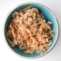 China 500g Dried Bonito Flakes Umami Rich Flaked Tuna 18 Month Shelf Life for sale