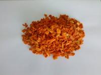 China Organic Air Dried Carrot Chips 10x10x3mm with 8% Max Moisture Content for Food Manufacturing for sale