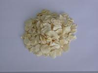 China Dried Garlic Flakes AD Grade Slight Yellow 8% Moisture for Seasoning for sale