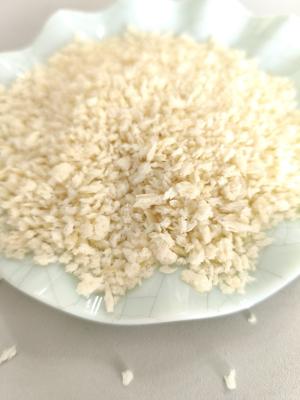 China Japanese Style White Panko Bread Crumbs 2-12mm 1kg 10kg Bulk Packaging for sale