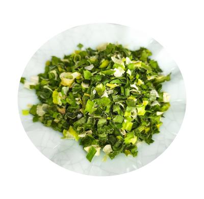 China Air Dried Dehydrated Chive Rolls 3x3mm 5x5mm Natural Color Taste Bulk for sale