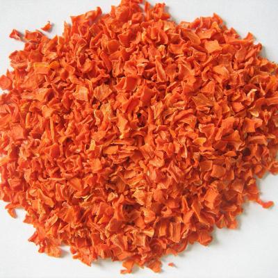 China Natural Dried Carrot Granules 10x10x3mm Max 8% Moisture HACCP HALAL ISO9000 FDA Certified for Pet Foods for sale