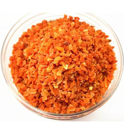 China Dehydrated Carrot Chips 200% Vitamin A No Preservatives Cross Cut Dried Carrot Flakes for sale