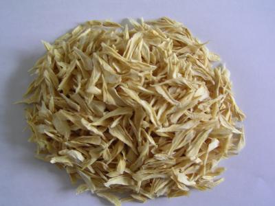 China Dried Burdock Shavings Air Dried Vegetables 15kg Carton Light Yellow Color for Herbal Tea for sale