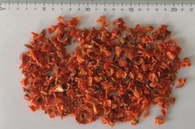 China Feed Grade Dried Carrot Chips 10×10×3mm with 7% Max Moisture for Animal Feed Applications for sale