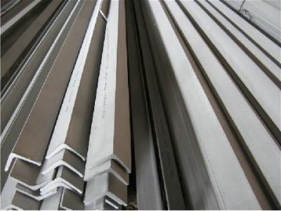 China ASTM 304 Stainless Steel Angle Bars With Polished, Peeled Surface For Petroleum, Chemical Industry for sale