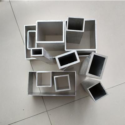 China AISI Cast Aluminum Square Steel Pipe 5cm Polished 1050 1060 for sale