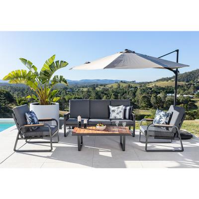 China Modern Style Garden Cantilever Umbrella with Waterproof Design and 18.2kg Weight for sale