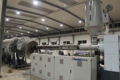 China Vacuum Calibrating Pre Insulated pE Pipe Extrusion Line 150KW for sale