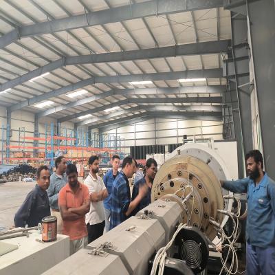 China Vacuum Calibrating Extruder for PE Pre-Insulated Pipe Production with Outer Casing for sale