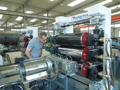 China 800mm- 3000mm Polypropylene Board Forming System With Integral Type Extruder for sale