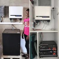 China LCD Display Three Phase 50kW 100kW Energy Storage Inverter for Commercial Applications for sale