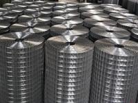 China Stainless Steel Welded Mesh - 30m Rolls with 0.5-1.8m Width Options in Various Wire Gauges for sale