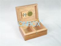 China Luxury Cedar Wood Cigar Box 240x190x100mm with Humidifier and Hygrometer for Storage for sale