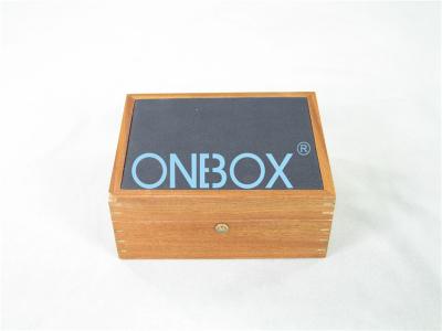 China Luxury Cedar Wood Cigar Box 240x190x100mm with Humidifier and Hygrometer for Storage for sale