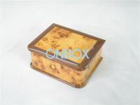 China Vintage High Glossy Wooden Cigar Box 240x195x100mm with Humidifier and Hygrometer Customizable for sale