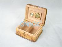 China Vintage High Glossy Wooden Cigar Box 240x195x100mm with Humidifier and Hygrometer Customizable for sale