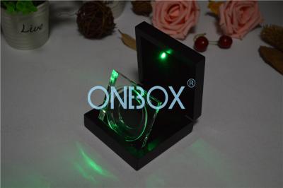 China Customizable Square Wooden Coin Display Box with Acrylic Capsule Insert 95x95x35mm for sale