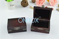 China Customizable Solid Wood Display Box with Velvet Insert 95x95x35mm for Jewelry Gift for sale