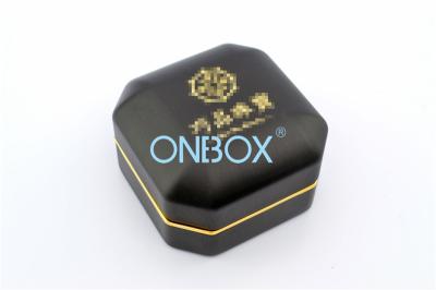 China Octagon Engagement Ring Box With Led Light EN71-3 Certified Leather Material for sale