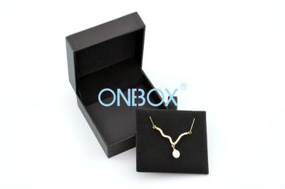 China Portable Luxury Packaging Boxes In Black PU Seperated Insert Pad For Necklace for sale