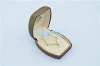 China Luxury Gold PU Necklace Jewelry Packaging Box 75x90x40mm with Removable Pad for Shop Display for sale