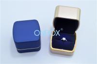 China High Gloss Painting Ring Packaging Boxes With Shimmery Powder LED Light Decor for sale
