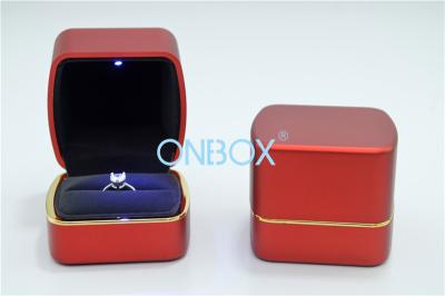 China Burgundy Matte Paint Finish Lighted Packaging Box For Finger Ring for sale