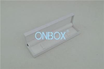 China Plastic Core Cardboard Watch Boxes In White Art Paper For Bracelet for sale