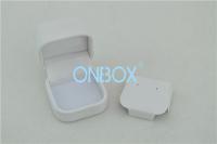China Women Earring Jewelry Box Packaging With White PU Leather Hinge Closure for sale