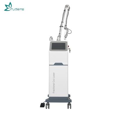 China 10600NM Fractional Co2 Laser Treatment Machine Wrinkle Removal Scar Removal for sale