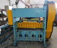 China Piercing Punching Fence Wire Mesh Welding Machine Pre Cutted Wire Feeding for sale