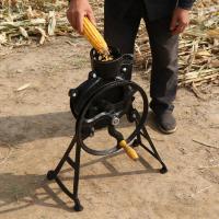China Heavy Duty Cast Iron Manual Corn Sheller 40-60 kg/h Adjustable Hand Crank Maize Husker for sale