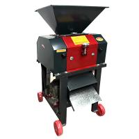 China Animal Feed Corn Grits Making Machine 800kg/h Poultry Feed Maize Crusher Machine for sale