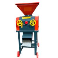 China Rust Resistant Maize Grits Making Machine 500 - 800kg/h Iron Corn Grits Milling Machine for sale