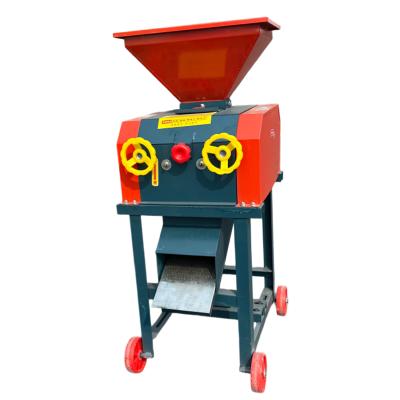 China Industrial Maize Grits Making Machine 500kg/h Iron Poultry Feed Grinder for sale