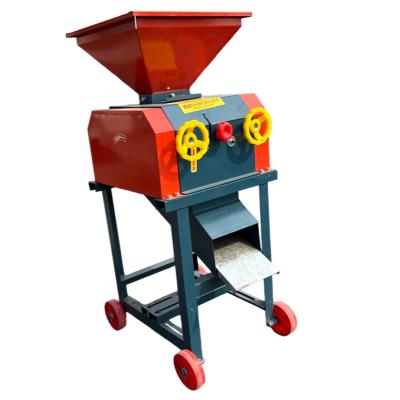 China Iron Corn Grits Making Machine 500 - 800kg/h Animal Feed Corn Grit Mill for sale