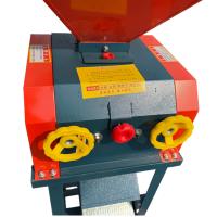 China Industrial Maize Grits Making Machine 500kg/h Iron Poultry Feed Grinder for sale
