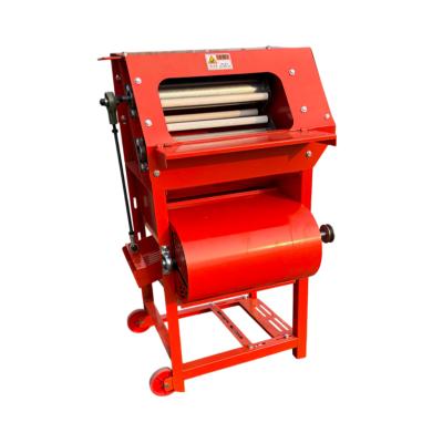 China Portable Wheeled Electric Peanut Picker 500KG/H Capacity Weather-Resistant Design for Efficient Peanut Harvesting for sale
