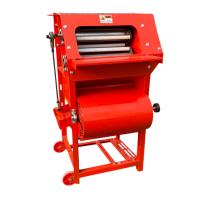 China Portable Wheeled Electric Peanut Picker 500KG/H Capacity Weather-Resistant Design for Efficient Peanut Harvesting for sale